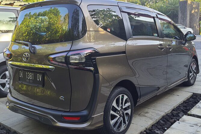 Bali Airport Transfer Check in or Check out Sanur Area Luxury Car - Key Points