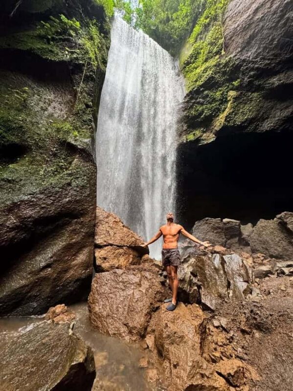 Bali: Akasa Cafe, Waterfalls, Gunung Kawi Temple tour - Key Points