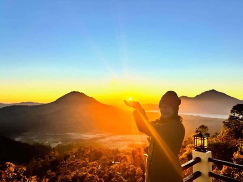 Bali: Akasa Cafe, Waterfalls, Gunung Kawi Temple tour - FAQs