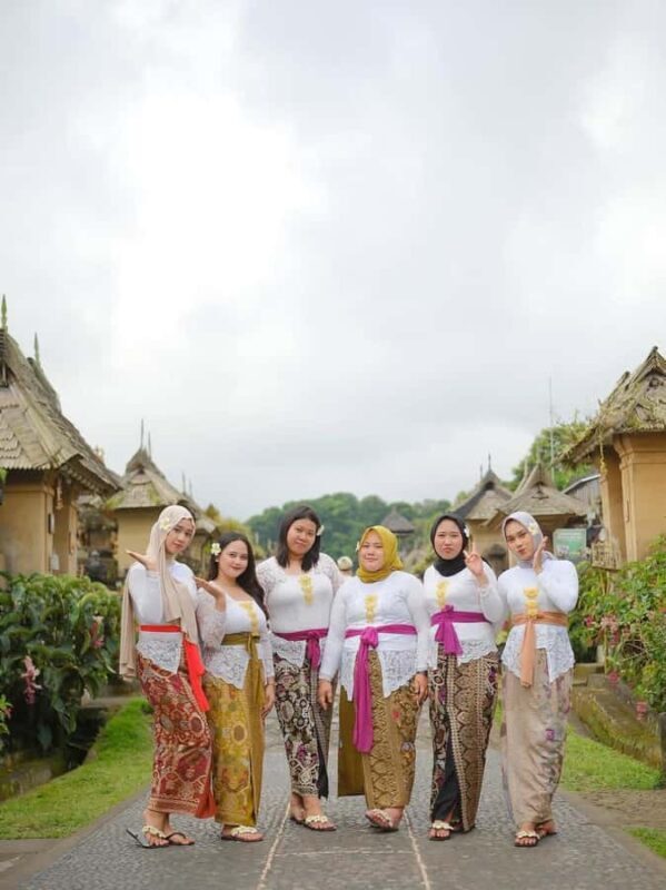 Bali: Balinese Costume and Photo Shoot in Penglipuran - Exploring the Experience in Detail