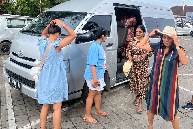 Bali big Van charter with English speaking Driver - Private group - FAQs
