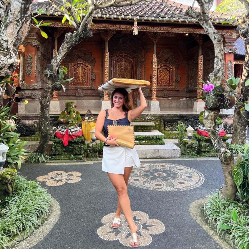 Bali : Exploring the World of Art - The Value and Experience