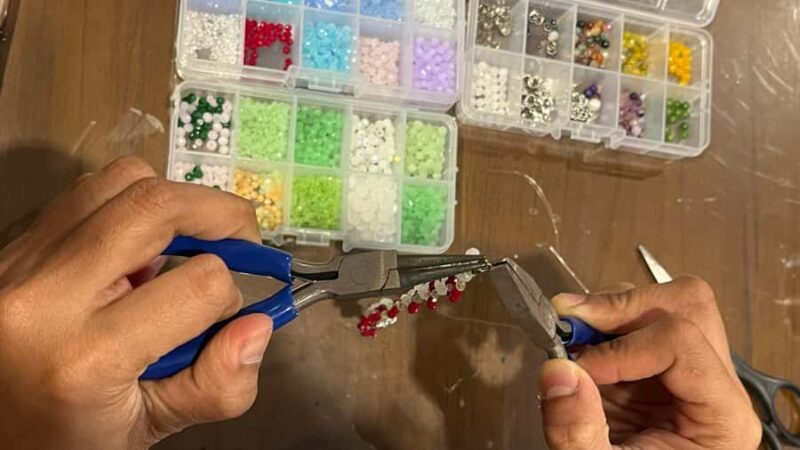 Bali: Floral Fusion Bead Bracelet Workshop - The Experience Provider: Daun Gift