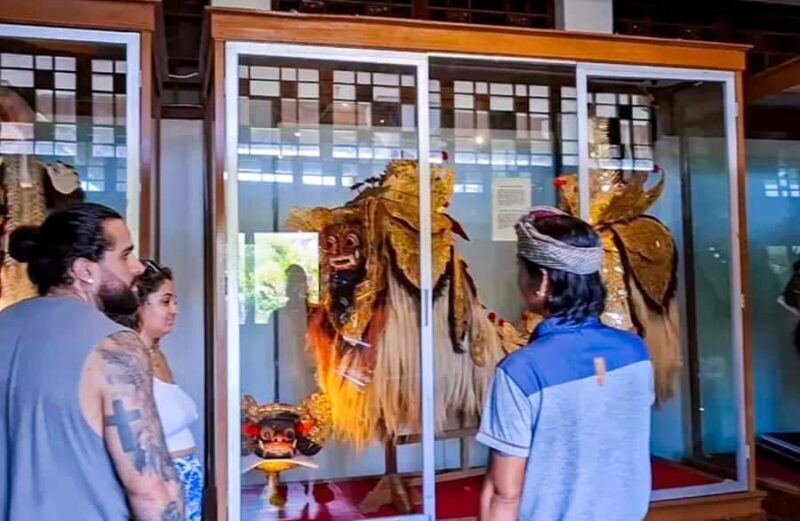 Bali: Historic Murals, Fairy Garden & Bat Cave Temple Tour - Who Should Book This Tour?