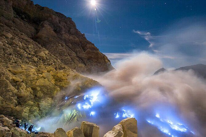 Bali-Ijen Blue Fire-Tumpaksewu waterfall-Bromo-All Entrance Incl. - The Experience in a Nutshell: Our Take