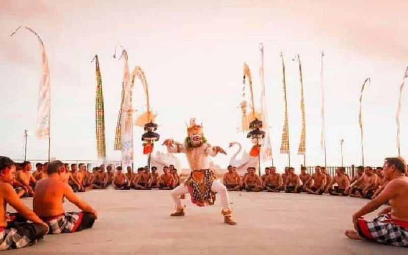 Bali: Kecak Dance at Melasti Beach with Jimbaran Dinner - Key Points