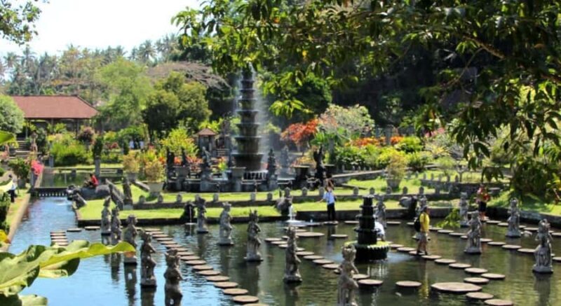 Bali: Lempuyang Temple, Tirta Gangga, and Goa Lawah Tour - Key Points