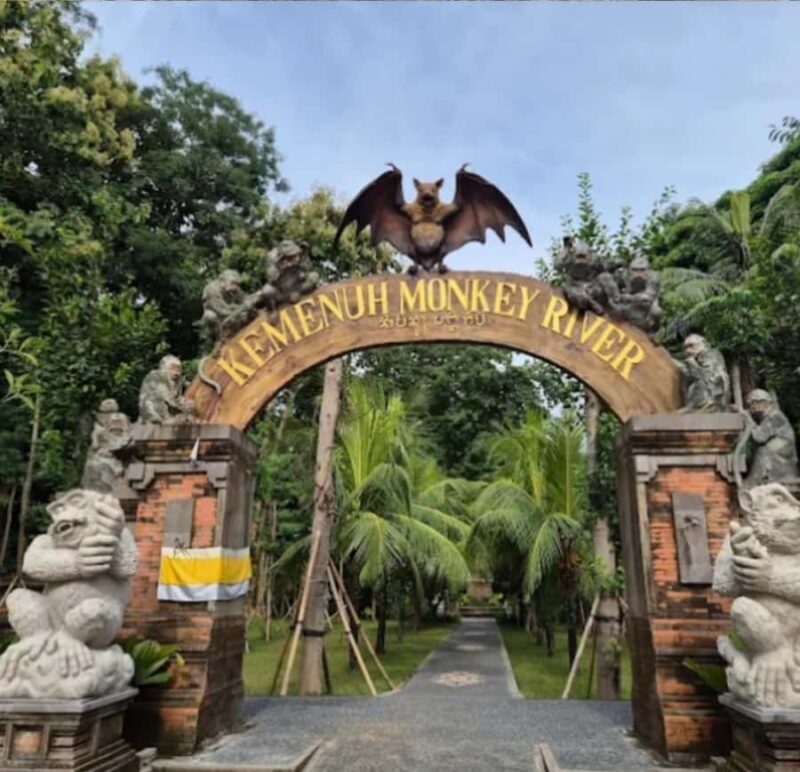 Bali: Monkey River, Tegenungan Waterfall and batuan temple - Key Points