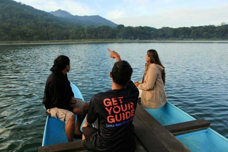 Bali: Munduk Sunrise Canoeing Experience at Tamblingan Lake - Key Points