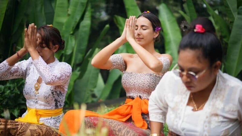 Bali: Palm Reading and Blessing by Balinese Spiritual Healer - An Introduction to Bali’s Palm Reading and Blessing Experience