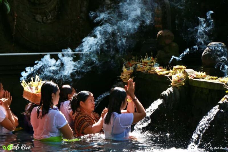 Bali private : Palm Reading Water Temple, rice terrace - An Authentic Dive into Bali’s Spiritual Heart