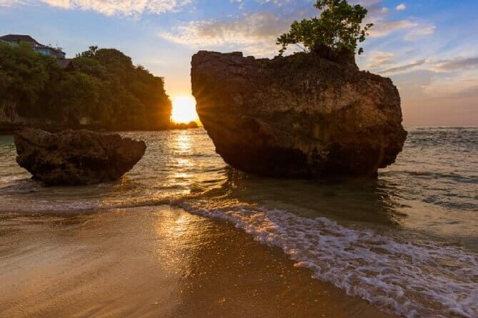 Bali Sunset Padang-Padang Beach, Uluwatu Temple & Kecak Dance - Key Points