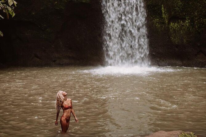 Bali Swing, Monkey Forest and Waterfalls Tour - Kanto Lampo Waterfall: Bali’s Instagram Favorite
