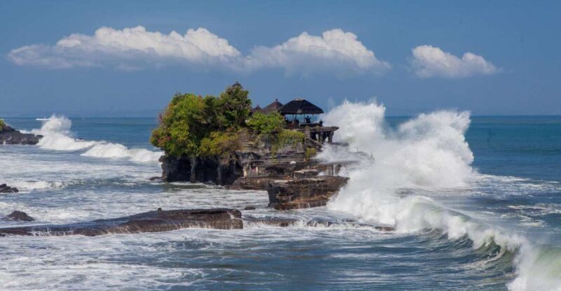 Bali : Tanah Lot, Padang-Padang & Sunset Uluwatu Temple - The Sum Up