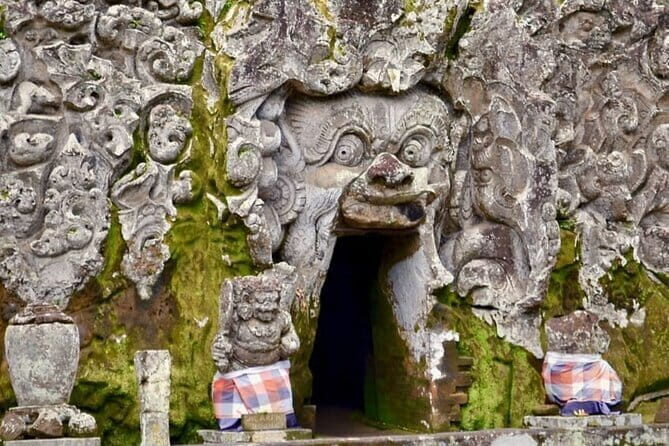 Bali Temple Tirta Empul, Gunung kawi and Elephant Cave - Tirta Empul: The Heart of Bali’s Spiritual Cleansing