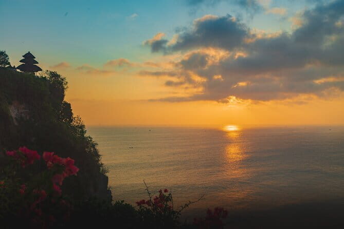 Bali: The Best Uluwatu Sunset, Kecak Dance and Dinner in Jimbaran - Authentic Cultural and Scenic Experiences in Bali