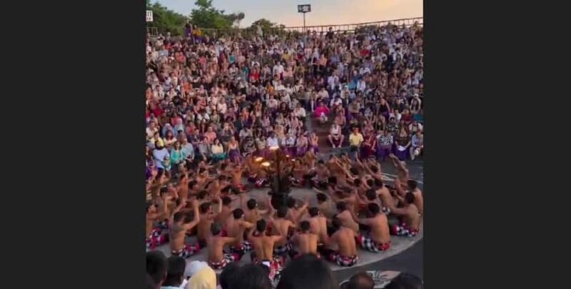 Bali: Tour Uluwatu Tample, Tanah lot Tample, Tanah Barak - Practical Details and What to Expect