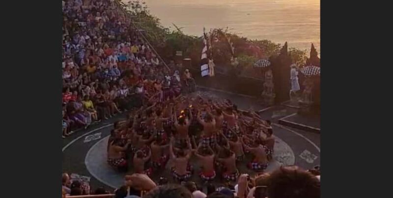 Bali: Tour Uluwatu Tample, Tanah lot Tample, Tanah Barak - FAQ