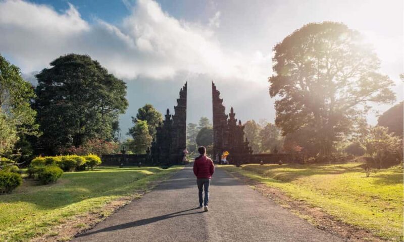 Bali: Twin Lakes, Handara Gates, and Forest Trekking Tour - Key Points