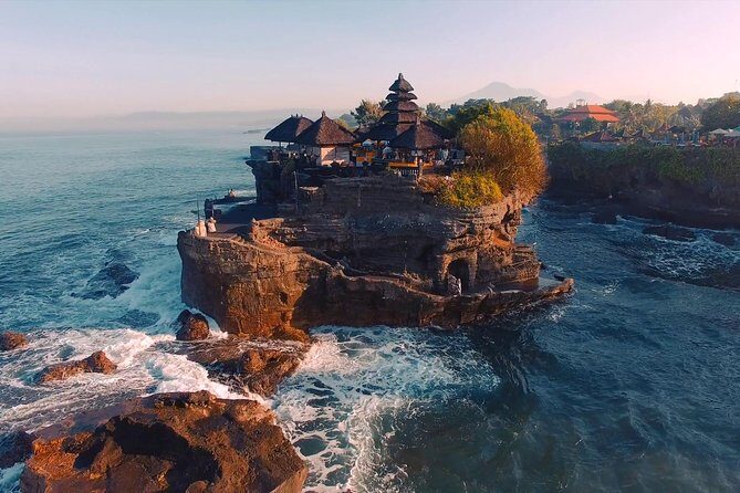 Bali Twins Sea Temple: TANAH LOT AND ULUWATU TEMPLE SUNSET - An Authentic Balinese Experience in a Compact Package