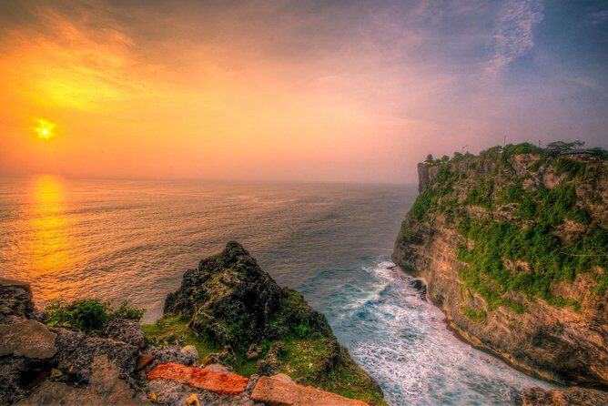 Bali Twins Sea Temple: TANAH LOT AND ULUWATU TEMPLE SUNSET - Who Is This Tour Best Suited For?