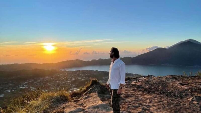 Bali: Ubud Sunrise Trekking - Exploring Batur Lake and the Floating Temple