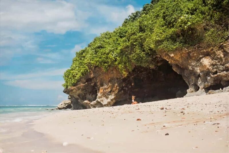 Bali: Uluwatu Beaches Tour with Padang Padang and Suluban - A Closer Look at the Uluwatu Beaches Tour