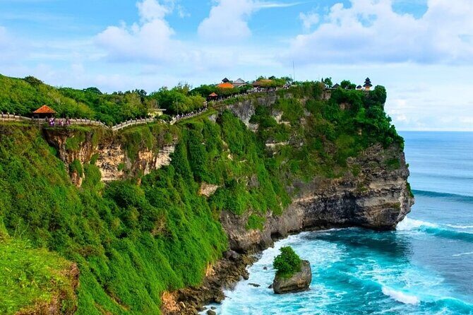 Bali Uluwatu Sunset Kecak Fire Dance and Beach Dinner Tour - What Travelers Say