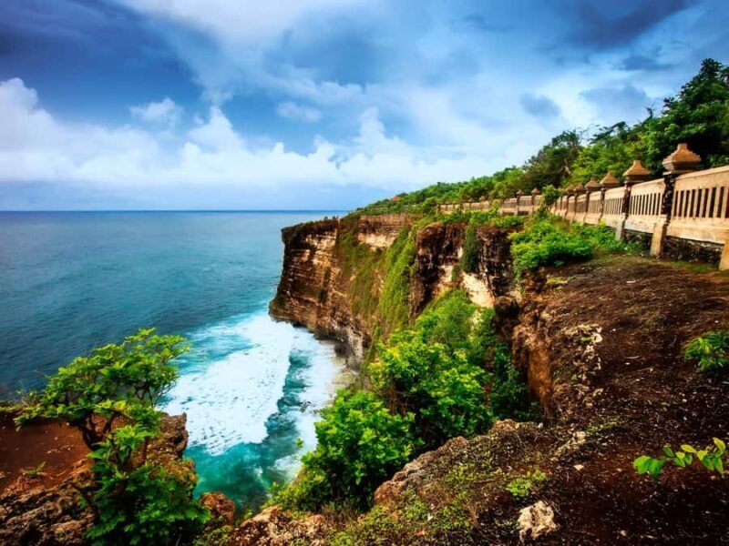 Bali: Uluwatu Temple, Kecak Dance, and Jimbaran Dinner Tour - Key Points