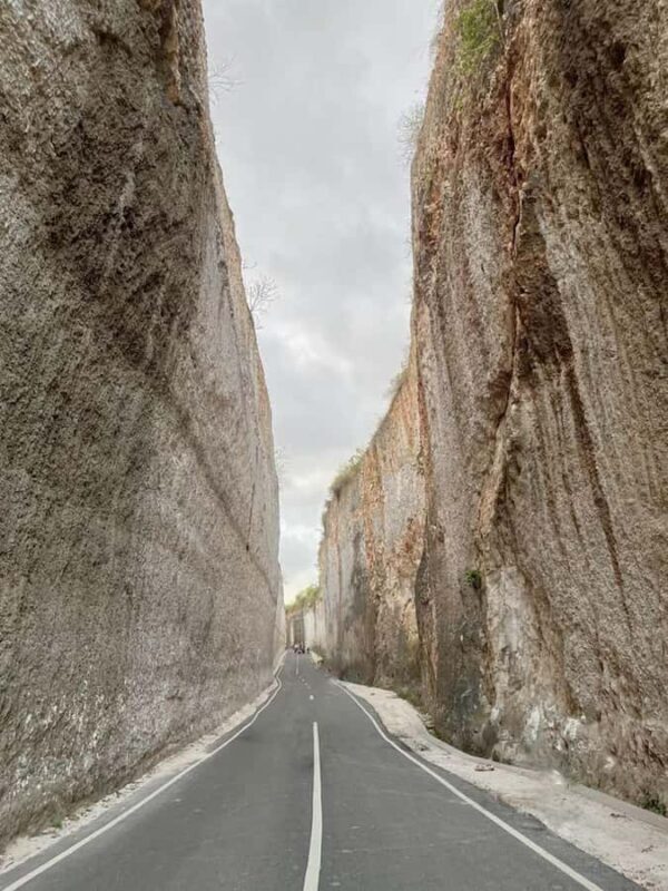 Bali: Uluwatu Temple, Kecak Dance & Photo Session Tour - Experience Details and What’s Included