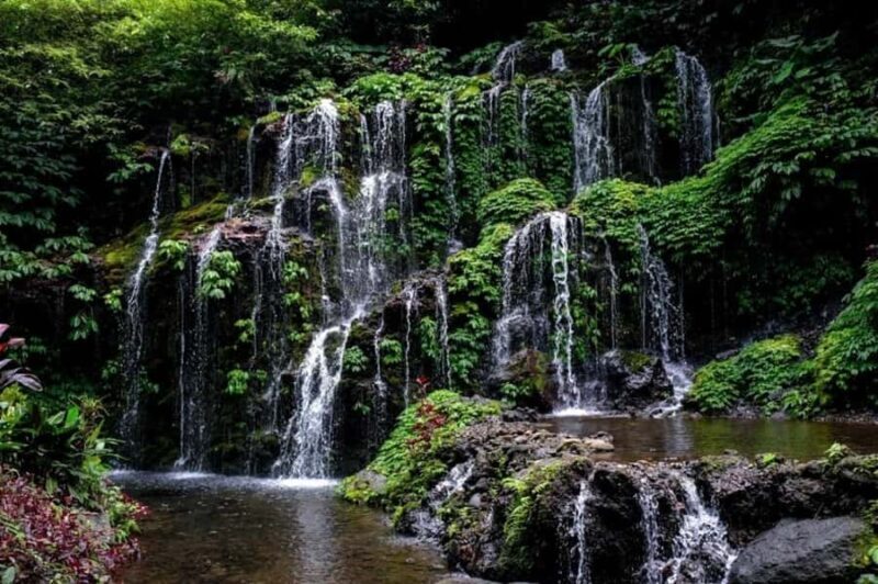 Bali: Wanagiri Hidden Hills, Waterfall, and Temples Tour - Ulun Danu Beratan Temple: A Sacred Lakeside Sanctuary