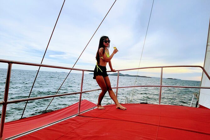 Baliblue Sunset Yacht Party Cruise with Music and Dancer - Who Will Love This Cruise?