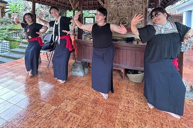 Balinese Dance and Costume Cultural Experience - Capture the Moment: Costume & Photo Shoot