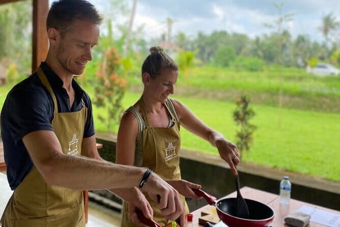Balinese Traditional Cooking Class with Market Tour Ubud - Key Points