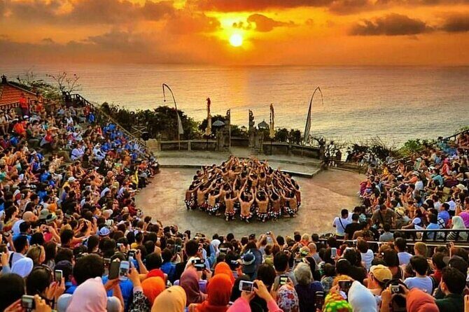 Bali's Best Sunset: Uluwatu Kecak Dance & Dinner Jimbaran Beach - An In-Depth Look at the Bali Sunset Experience