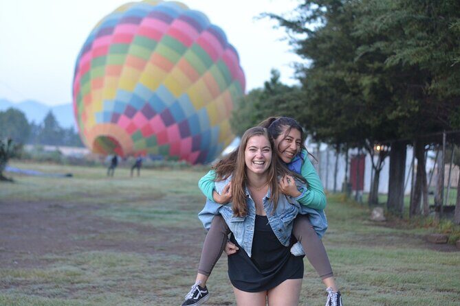 Balloon Flight + Breakfast in a cave + Pick up CDMX + Pyramids - What Sets This Tour Apart?