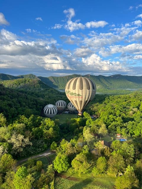 Balloon flight in la Garrotxa with transfer from Barcelona - Discovering La Garrotxa from the Air: A Balloon Flight Review