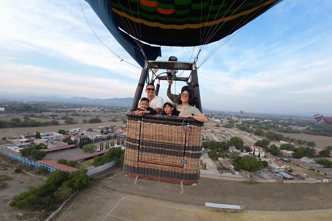 Balloon flight over Teotihuacan + Breakfast in Cueva + Transportation - Practical Details and Value