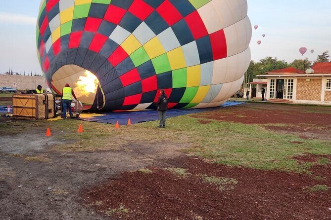 Balloon flight over Teotihuacan + Breakfast in Cueva + Transportation - FAQ