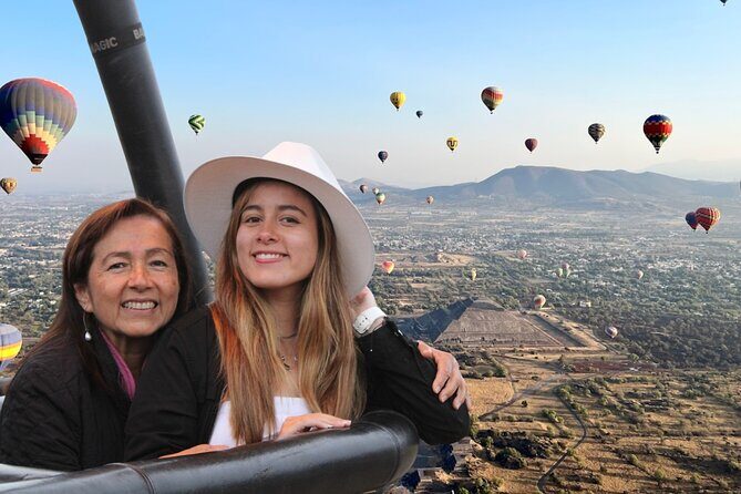 Balloon flight with breakfast in Cave and Pyramids from CDMX - Key Points