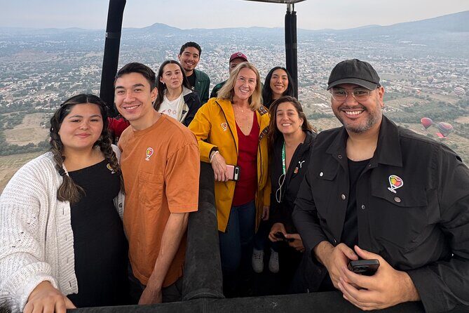 Balloon Flight with Pick Up on CDMX + Breakfast + Pyramids - Transportation & Group Size