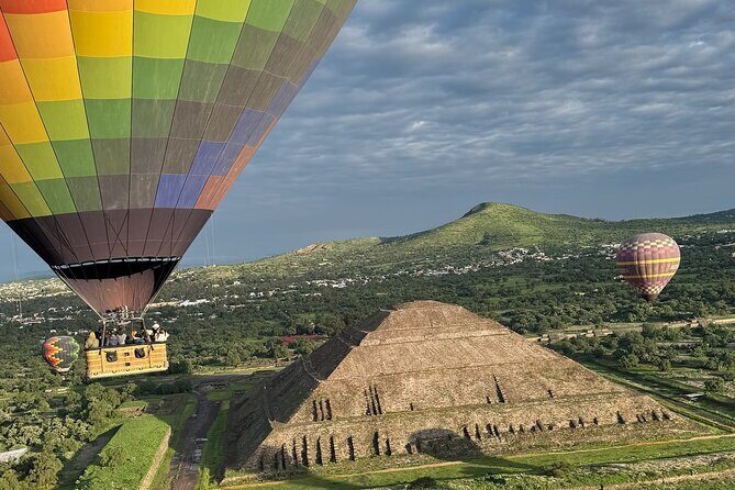 Balloon Flight with Pick Up on CDMX + Breakfast + Pyramids - Cost & Value