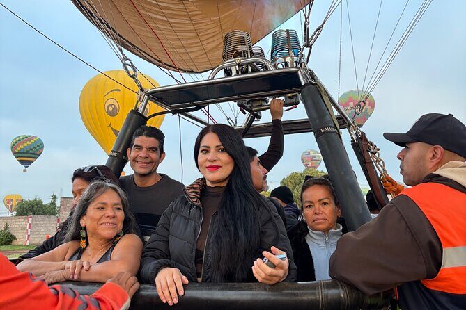 Balloon Flight with Pick-up plus Breakfast in Cueva - Key Points