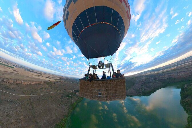 Balloon ride in Segovia with optional transportation from Madrid - Key Points