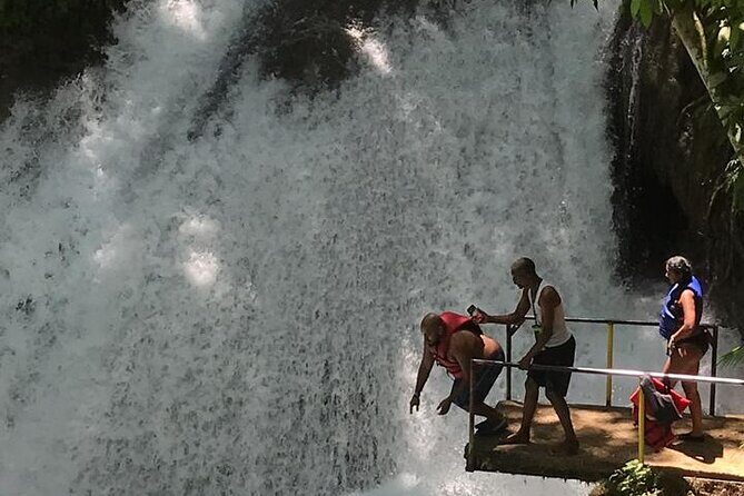 Bamboo Rafting with lime stone - Who Will Love This Experience