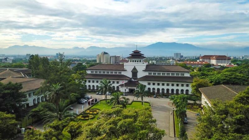 Bandung Cultural Walk: Riverfront to Market Streets - An In-Depth Look at the Bandung Cultural Walk