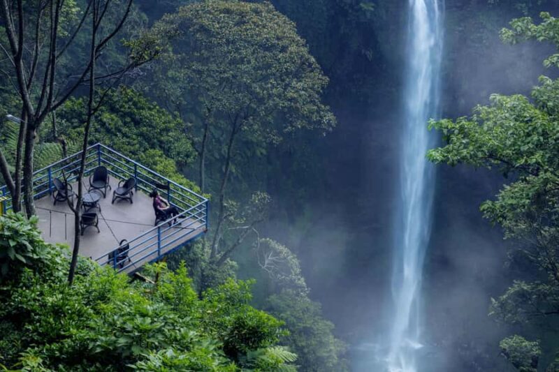 BANDUNG : MAKE CUSTOMIZED TOUR WITH CAR CHARTER AND DRIVER - The Experience of the Driver and Guide