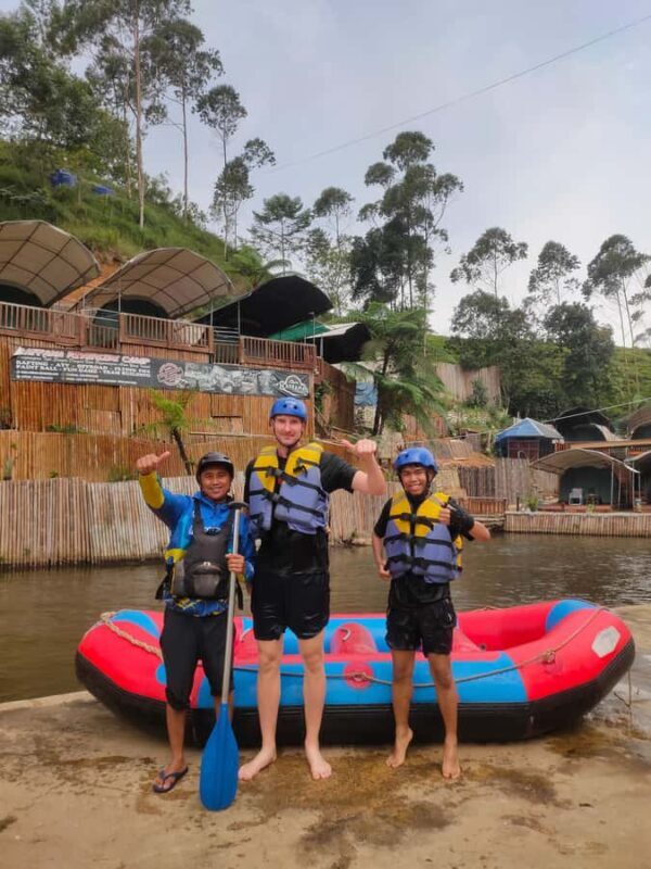 Bandung : Pangalengan River Rafting Adventure with Lunch - FAQs