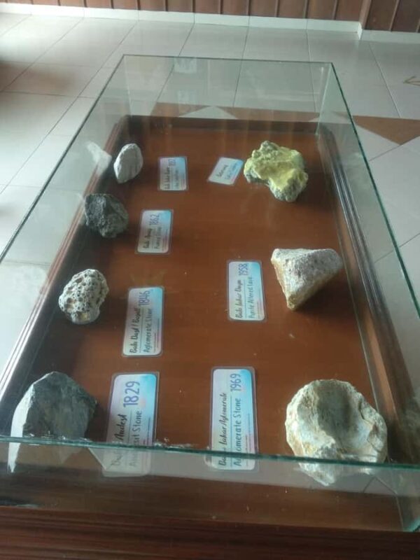 Bandung : Trip of Volcano Active Mountain Tour Guide - Who Would Love This Tour?