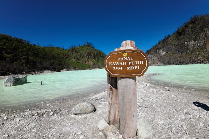 Bandung Volcano Sightseeing and Hot Spring Private Tour - Key Points